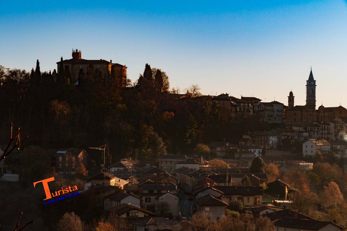 Govone, il borgo del vino e del magico paese del Natale – Turista a Due ...